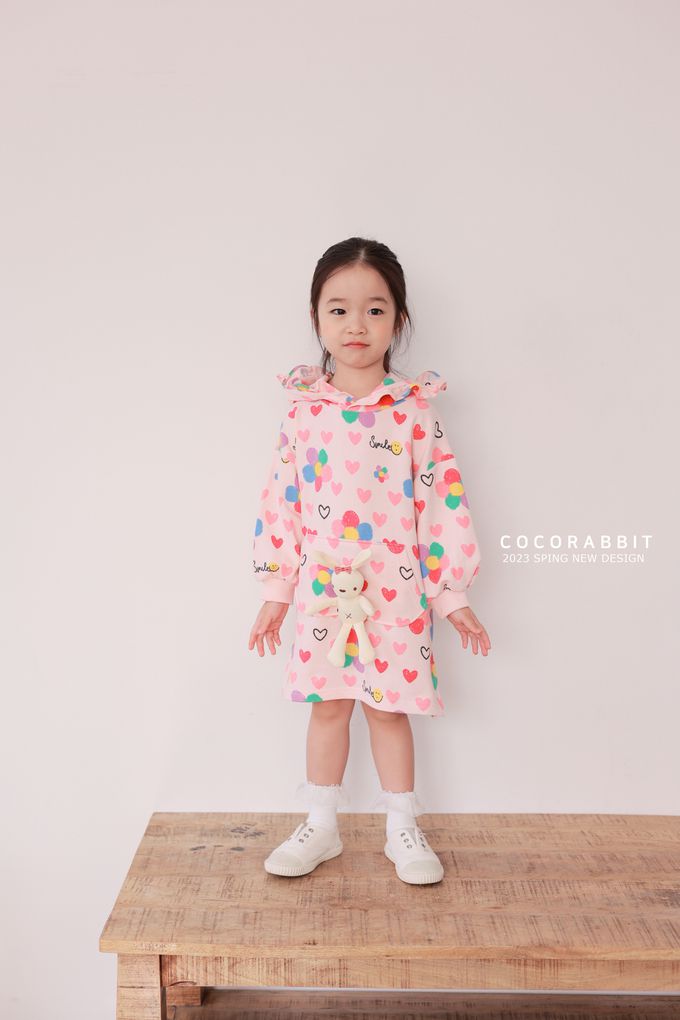 韓國 Coco rabbit - 滿版愛心印口袋連帽洋裝-白兔-淺粉｜媽咪愛