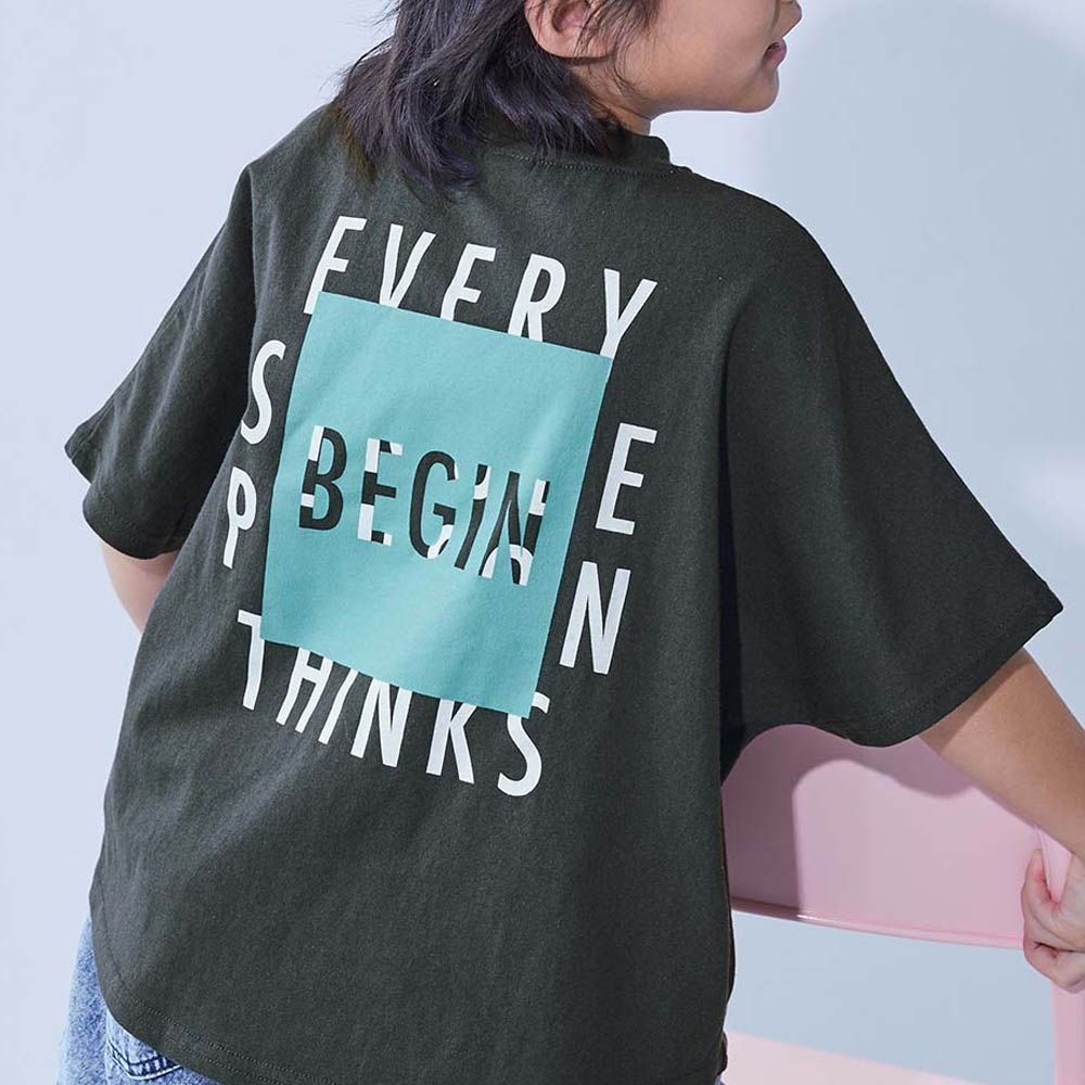 日本 devirock - 100%棉 定番廓型印花短袖上衣-BEGIN-黑｜媽咪愛