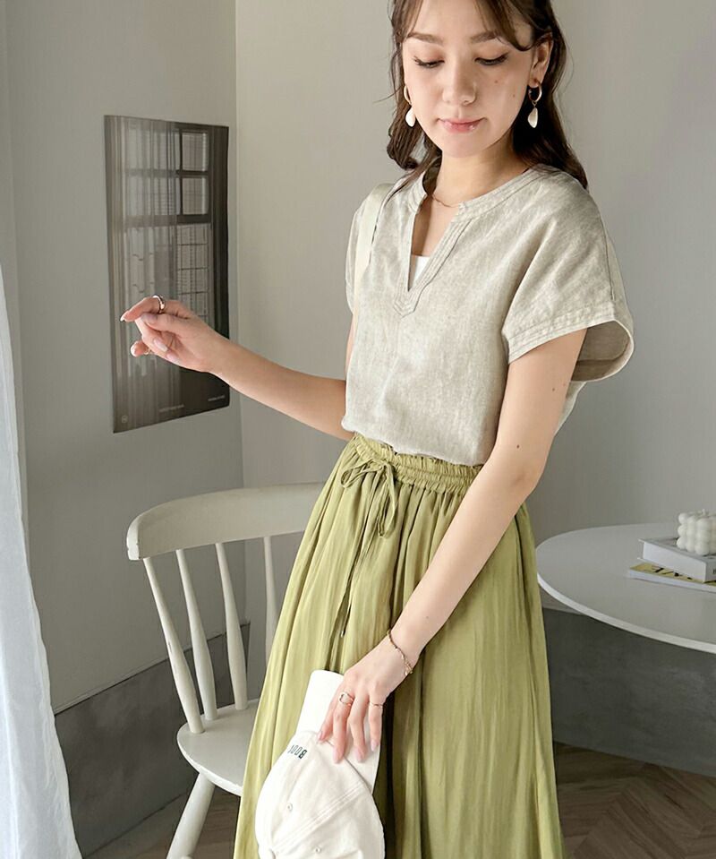 日本 Classical Elf - 2WAY棉麻透氣小V領落肩短T-深灰｜媽咪愛