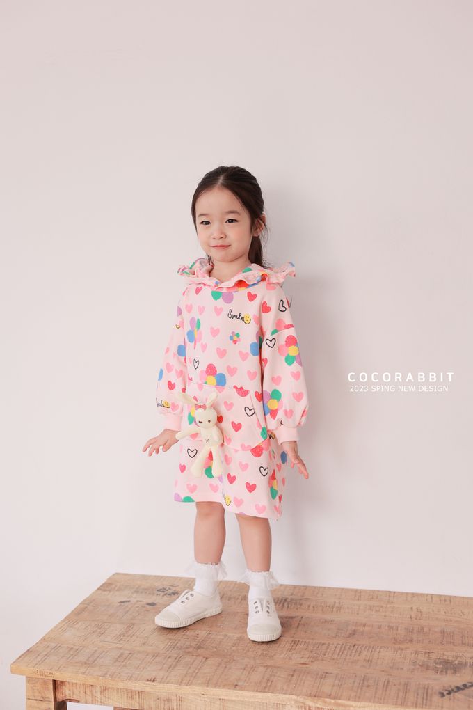 韓國 Coco rabbit - 滿版愛心印口袋連帽洋裝-白兔-淺粉｜媽咪愛