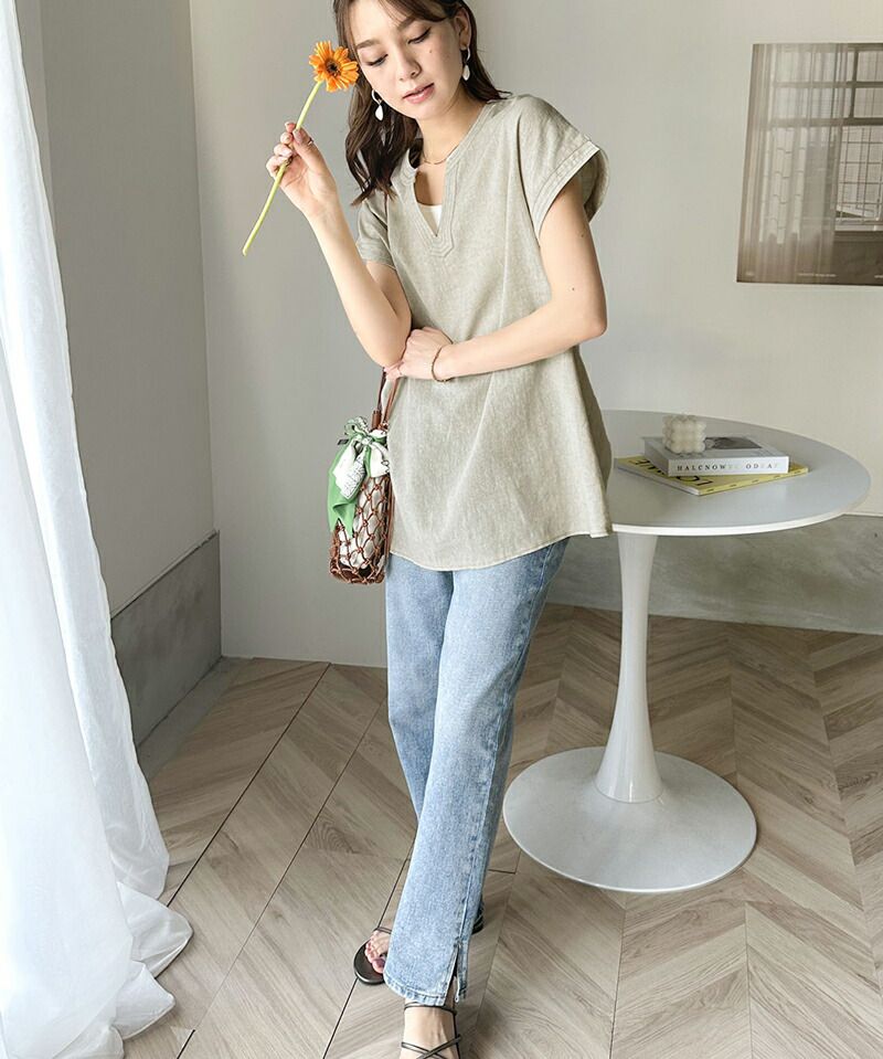 日本 Classical Elf - 2WAY棉麻透氣小V領落肩短T-深灰｜媽咪愛